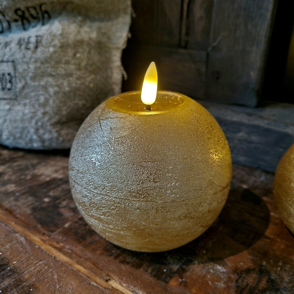 Bolkaars Elegance- Led wax. Goud. Medium. - Huisvolsfeer